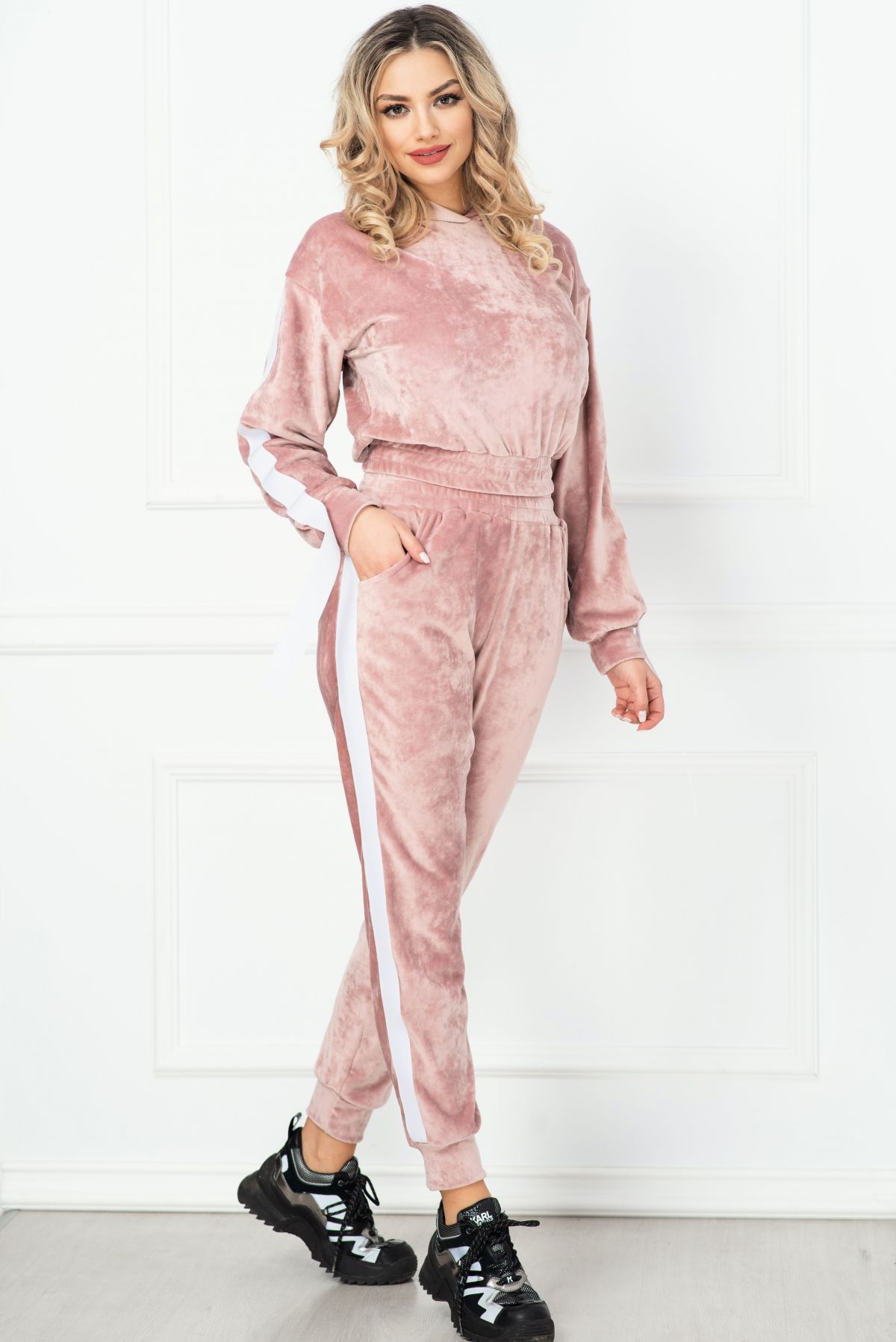 Trening de catifea- o expresie, în trend, de eleganță și glamour